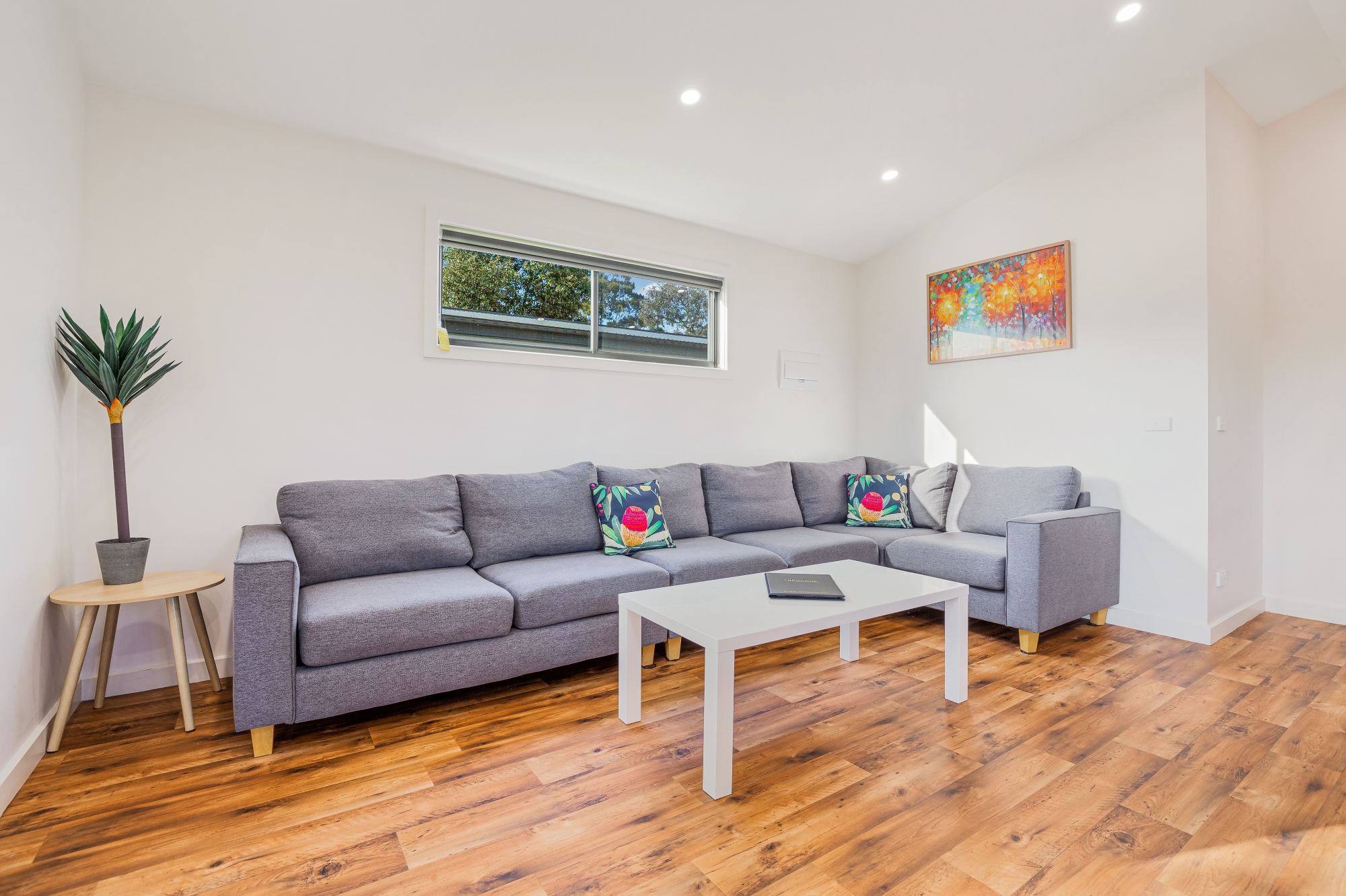 POOL VIEW SUPERIOR CABIN (7 BERTH) : BIG4 Bendigo Marong Holiday Park ...